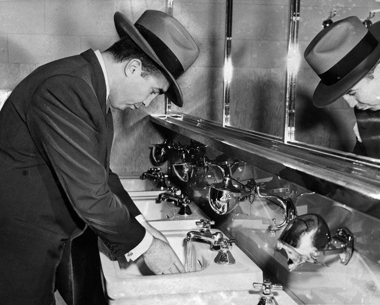 PHOTOS: The real-life 'Gangster Squad' and mobster Mickey Cohen | 89.3 KPCC